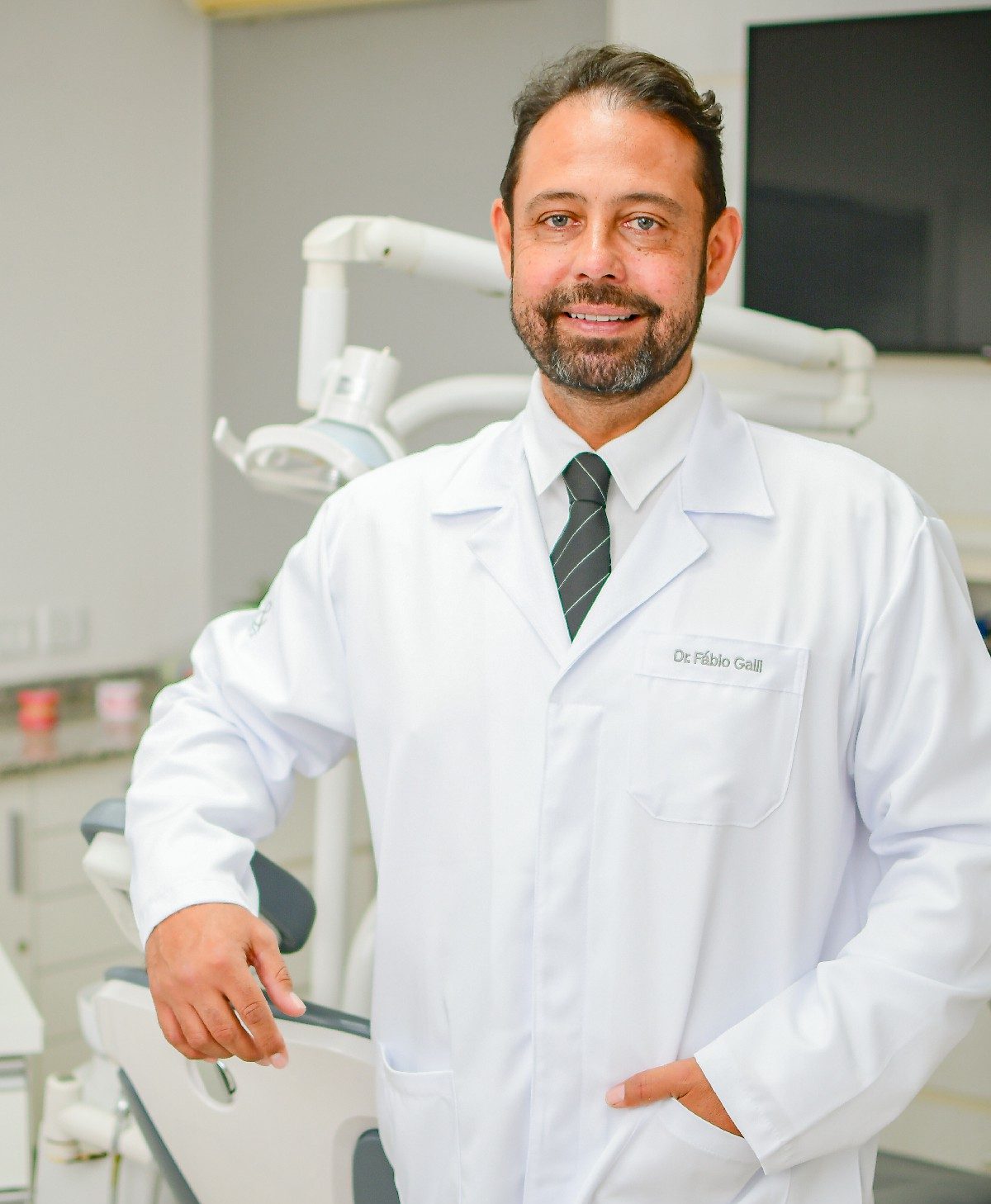 Dr. Fábio Galli – Dentista em Santa Felicidade – Curitiba